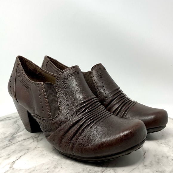 Yuu | Shoes | Yuu Teresa Ruched Comfort Leather Booties 75 Retro ...
